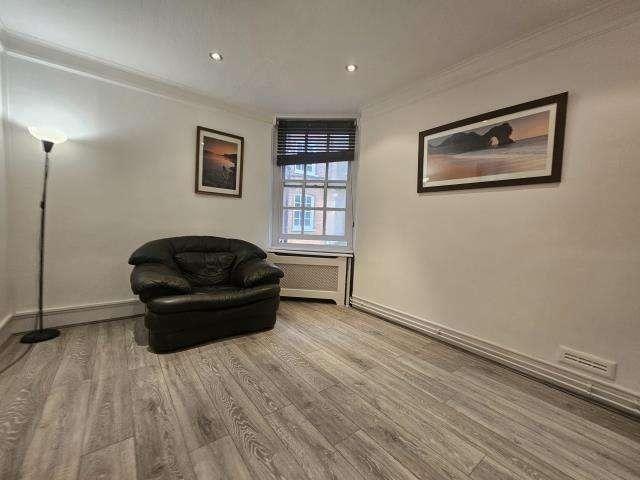 Scott Ellis Gardens, St Johns Wood, NW8