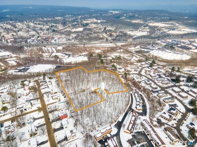 Scott Rd, Waterbury, CT 06705