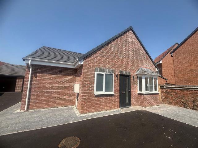Scottgrave Lane, Gedling NG4, 2 bed detached bungalow to rent, £1,645 pcm | PrimeLocation