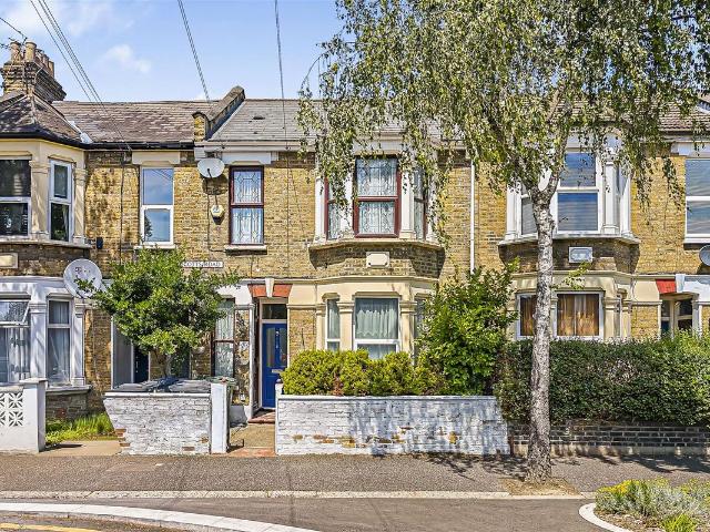 Scotts Road, Leyton E10, 2 bed maisonette to rent, £1,800 pcm | PrimeLocation