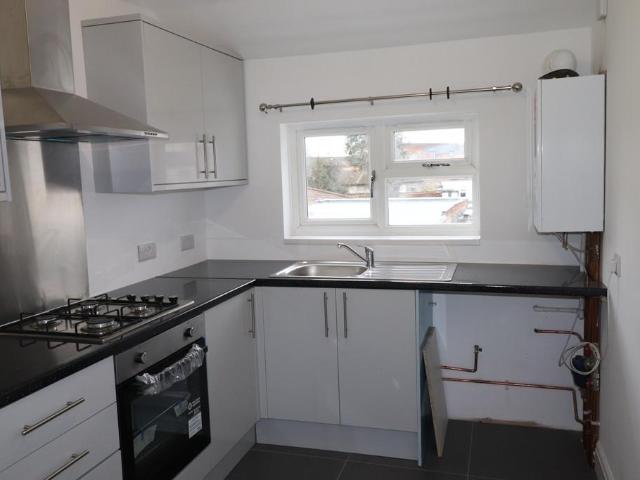 Scotts Road, Southall 2 bed flat to rent £2,100 pcm £485 pw