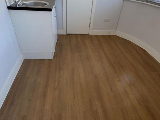 Scotts Road, Southall UB2, Studio to rent, £1,000 pcm | PrimeLocation