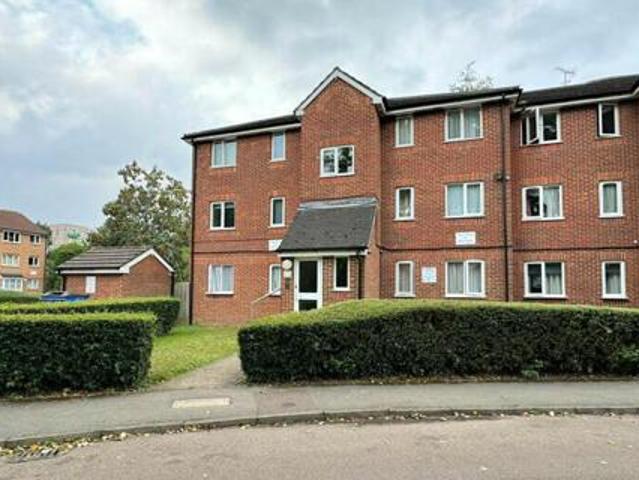 Scottwell Drive, London, 2 Bedroom Flat