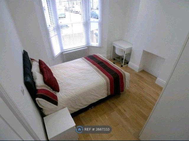 Scawen Road, London SE8, Room to rent, £995 pcm | PrimeLocation