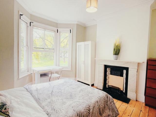 Scawen Road, London SE8, Room to rent, £1,000 pcm | PrimeLocation