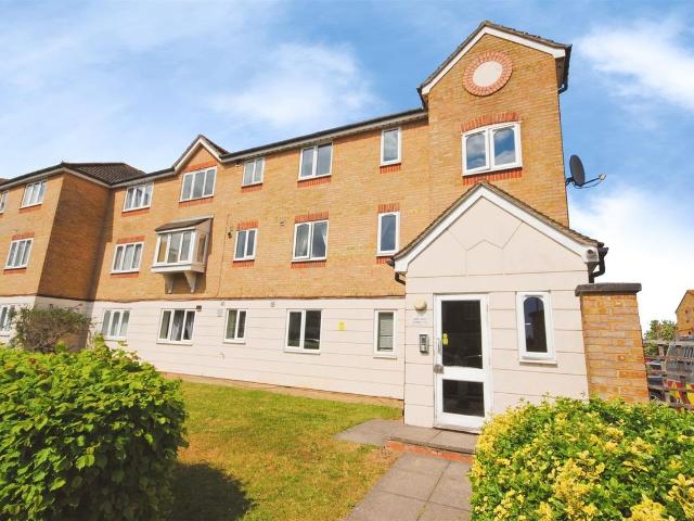Scammell Way, Watford WD18, 2 bed flat to rent, £1,550 pcm | PrimeLocation