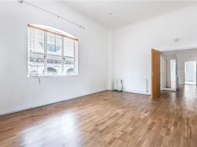Scandrett Street, London, E1W 2UP