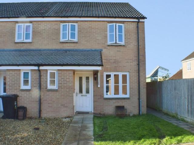 Scania Close, Bridgwater TA6 3 bed end of terrace house to rent £1,275 pcm £294 pw