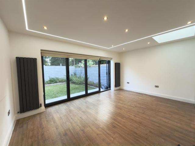 Scarborough Road, London N4, 2 bed flat to rent, £2,500 pcm | PrimeLocation