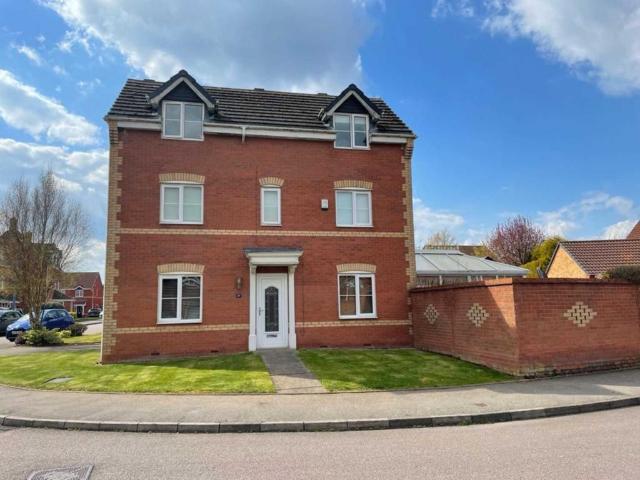 Scarecrow Lane, Sutton Coldfield 4 bed detached house to rent £1,795 pcm £414 pw