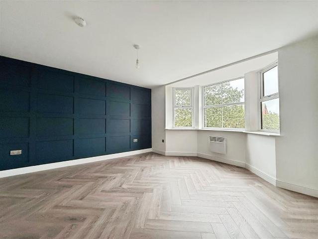 Scarisbrick New Road, Southport PR8, 2 bed flat to rent, £1,250 pcm | PrimeLocation