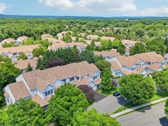 Scarlet Oak Ln, Paramus, Condo For Sale