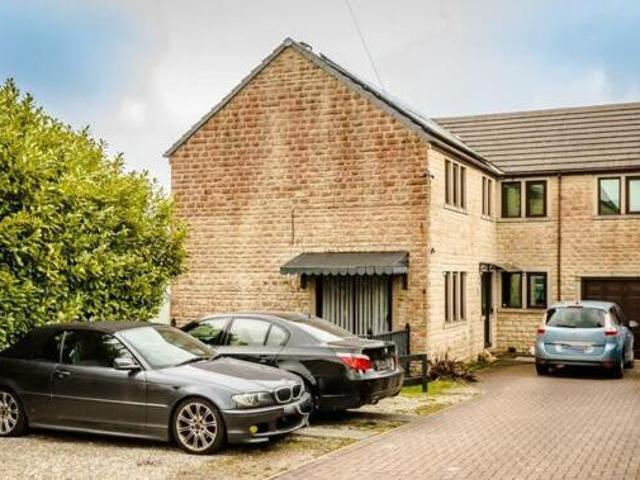 Scarlet Heights, Queensbury, 4 Bedroom Detached