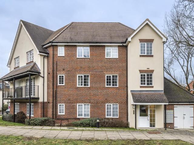 Scarlett Avenue, Wendover HP22, 2 bed flat to rent, £1,450 pcm | PrimeLocation