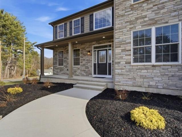 Scarlett Dr, East Longmeadow, Home For Sale