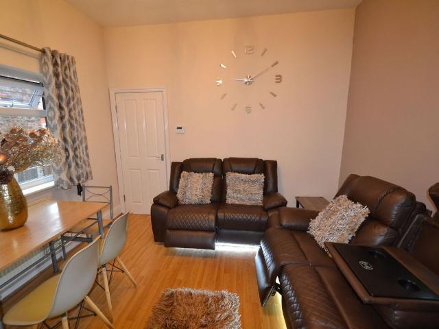 Scarsdale Road, Manchester M14, 3 bed shared accommodation to rent, £715 pppm | PrimeLocation