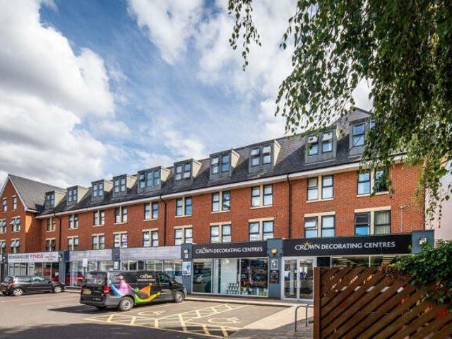 Scarrington Road, West Bridgford, Nottingham, Nottinghamshire NG2, 2 bed flat to rent, £1,250 pcm | PrimeLocation