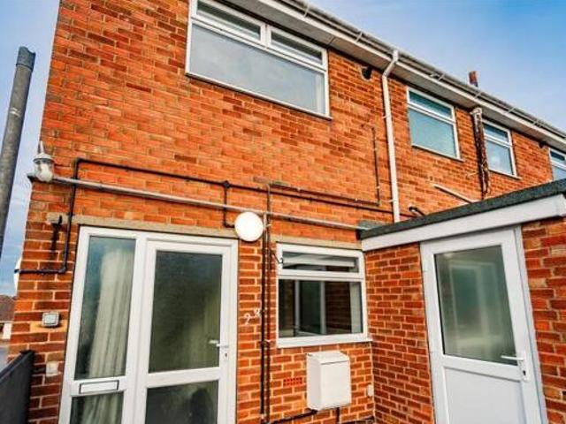 Scartho, Coniston Avenue, Grimsby, 3 Bedroom Apartment
