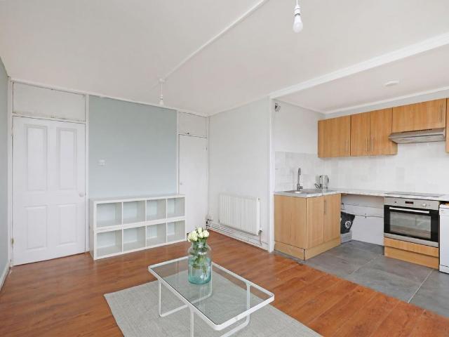 Sceaux Gardens, London SE5, 1 bed flat to rent, £1,625 pcm | PrimeLocation