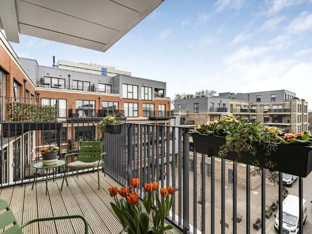 Scena Way, London SE5, 1 bed flat to rent, £1,800 pcm | PrimeLocation