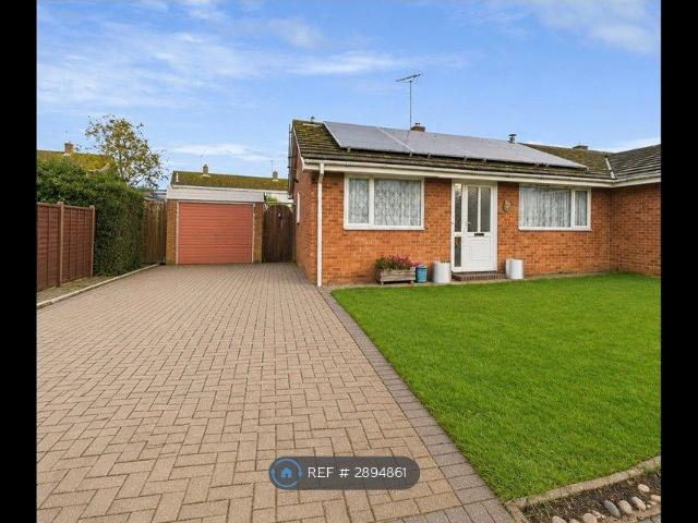 Sceptre Close, Maldon CM9, 2 bed bungalow to rent, £1,395 pcm | PrimeLocation