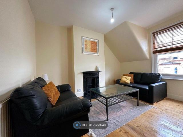 Schubert Road, London SW15, 2 bed flat to rent, £2,700 pcm | PrimeLocation