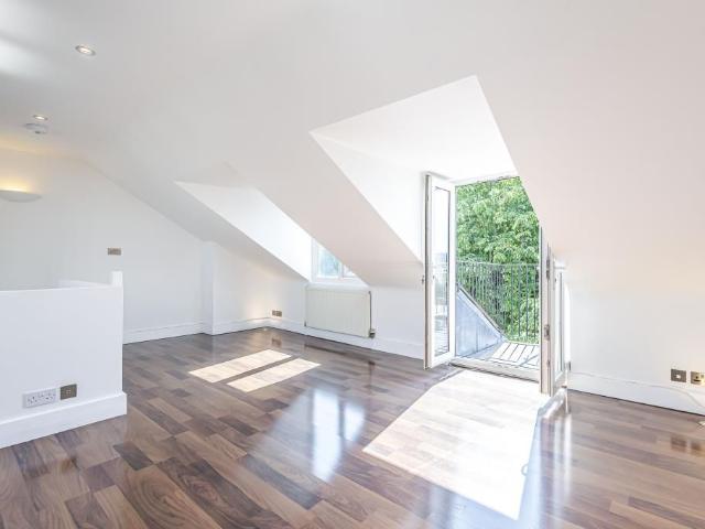 Schubert Road, Putney SW15, 3 bed maisonette to rent, £3,150 pcm | PrimeLocation