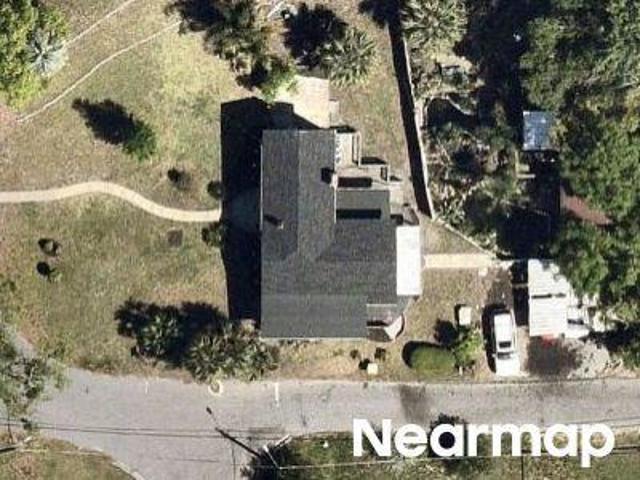 Schumacher Ave