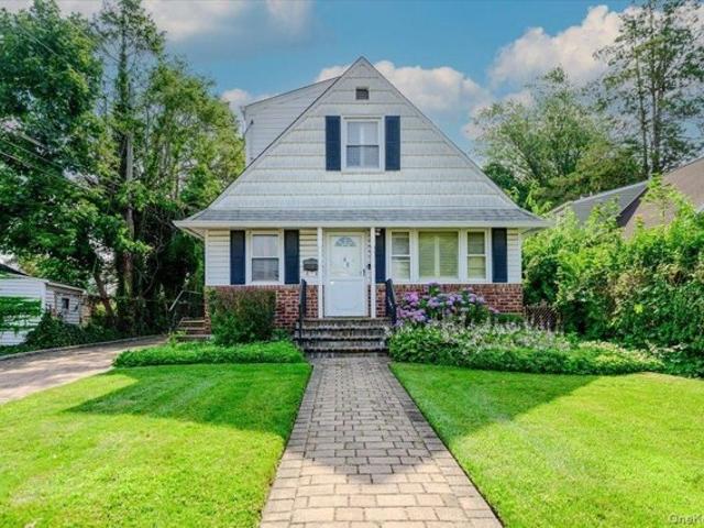 Schumacher Dr, New Hyde Park, Home For Sale