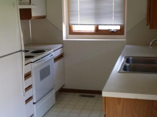 Schwalb Family Partnership 2 Bedroom Apartment for Rent at Schwalb Family Ltd Partnershi, Omaha, NE 68106 Aksarben Elmwood Park