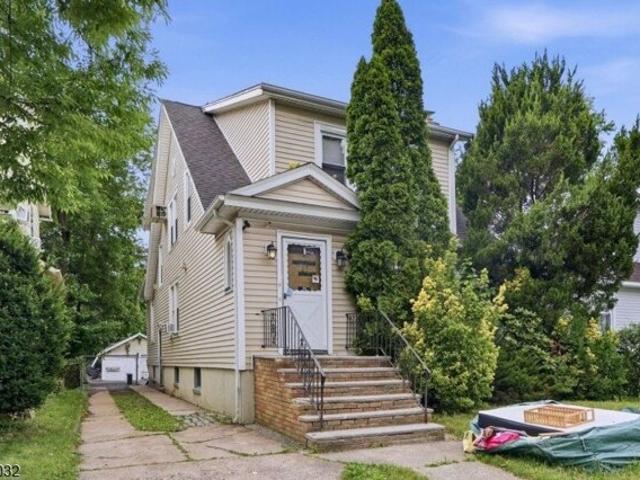 Schaefer Rd, Maplewood, Home For Sale