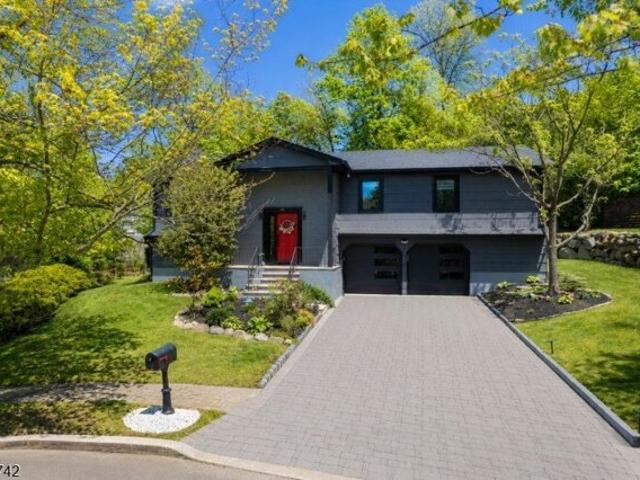 Schirra Dr, Wanaque, Home For Sale