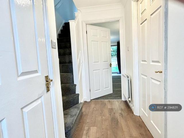 Schooner Close, Barking, IG11 2 bed terraced house to rent £1,900 pcm £438 pw