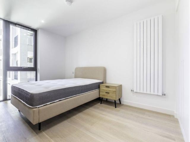 Schooner Road, E16, London