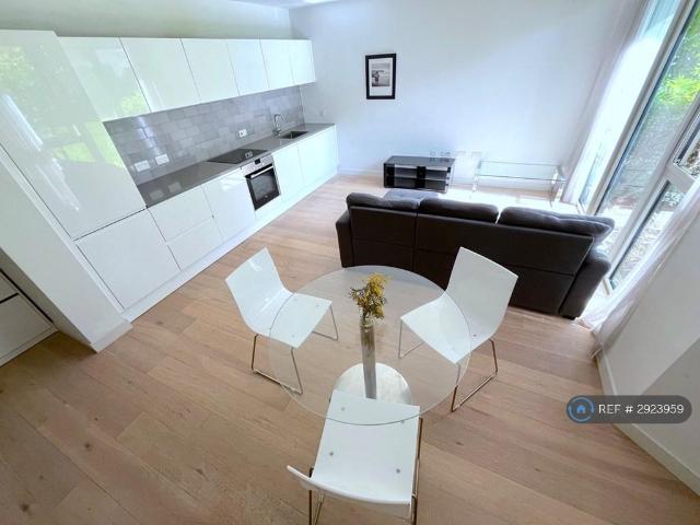 Schooner Road, London, E16 1 bed flat to rent £1,980 pcm £457 pw