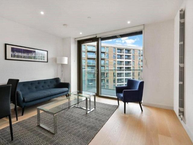 Schooner Road, London, E16 2 bed apartment to rent £2,600 pcm £600 pw