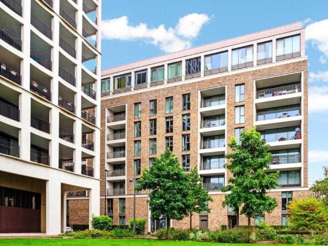Schooner Road, London, E16 2 bed apartment to rent £2,700 pcm £623 pw