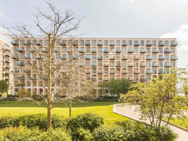 Schooner Road, London E16 2 bed flat to rent £3,100 pcm £715 pw