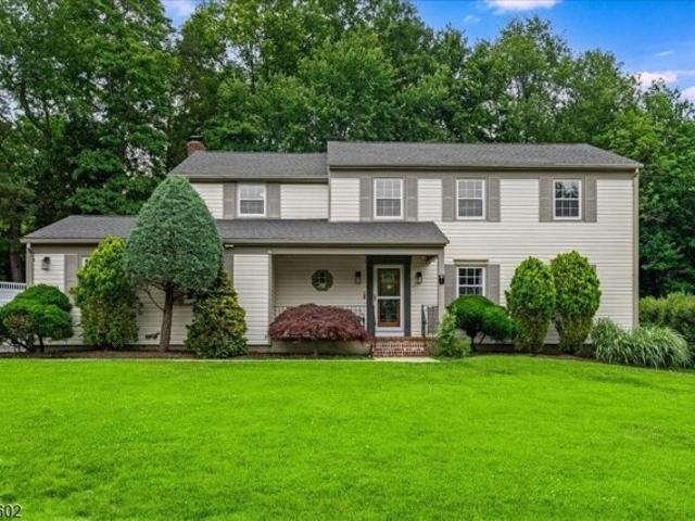 Schoolview Dr, Morris Plains, Home For Sale