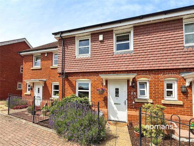 School Close, Downley, High Wycombe HP13, 2 bed property to rent, £1,500 pcm | PrimeLocation