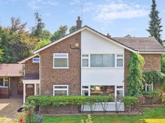 School Close, High Wycombe, 5 Bedroom Detached