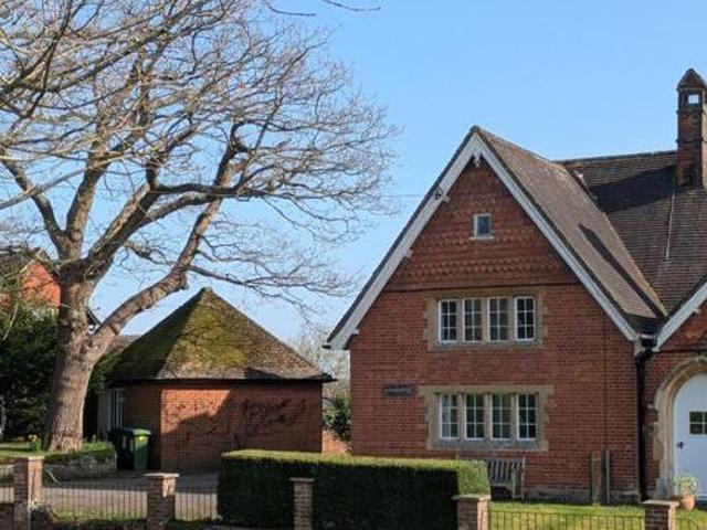 School Hill, Warnham, 3 Bedroom House