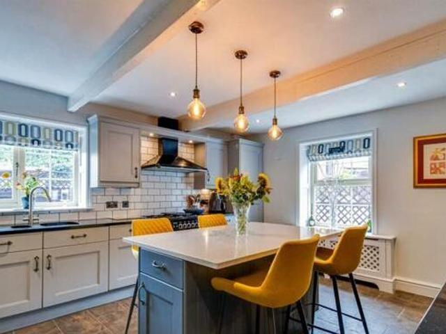 School Hill, Newmillerdam, 4 Bedroom Cottage