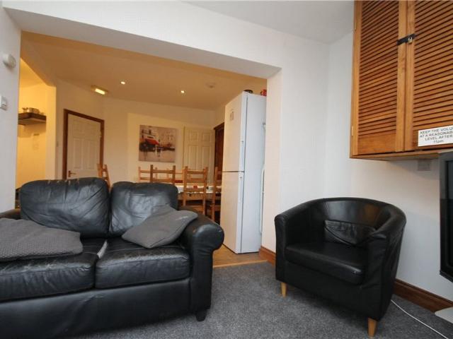 School Lane, Addlestone, Surrey, KT15 1TA