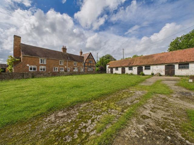 School Lane, Forthampton, Gloucester, Gloucestershire GL19, 4 bed farmhouse to rent, £3,000 pcm | PrimeLocation