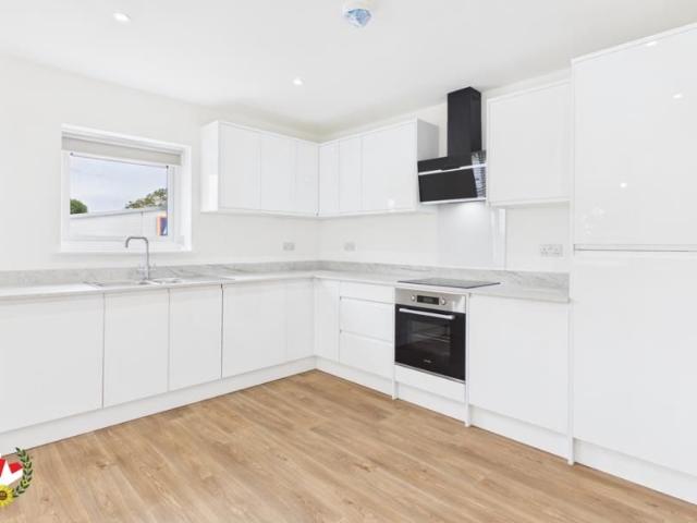 School Lane, Quedgeley, Gloucester GL2, 2 bed flat to rent, £1,200 pcm | PrimeLocation