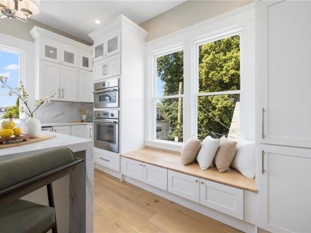 School St Unit,newport, Condo For Sale