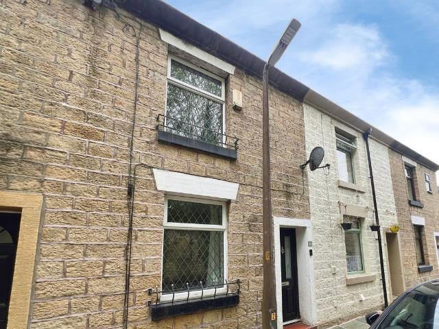 School Street, Bromley Cross, Bolton BL7, 2 bed cottage to rent, £950 pcm | PrimeLocation