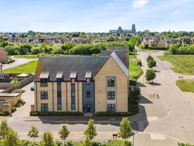 School Road, 2 Bedroom Flat