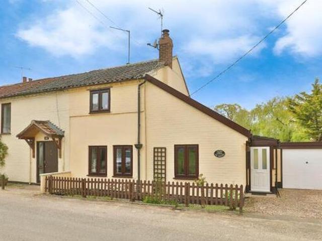School Road, Bradenham, 2 Bedroom Semi detached
